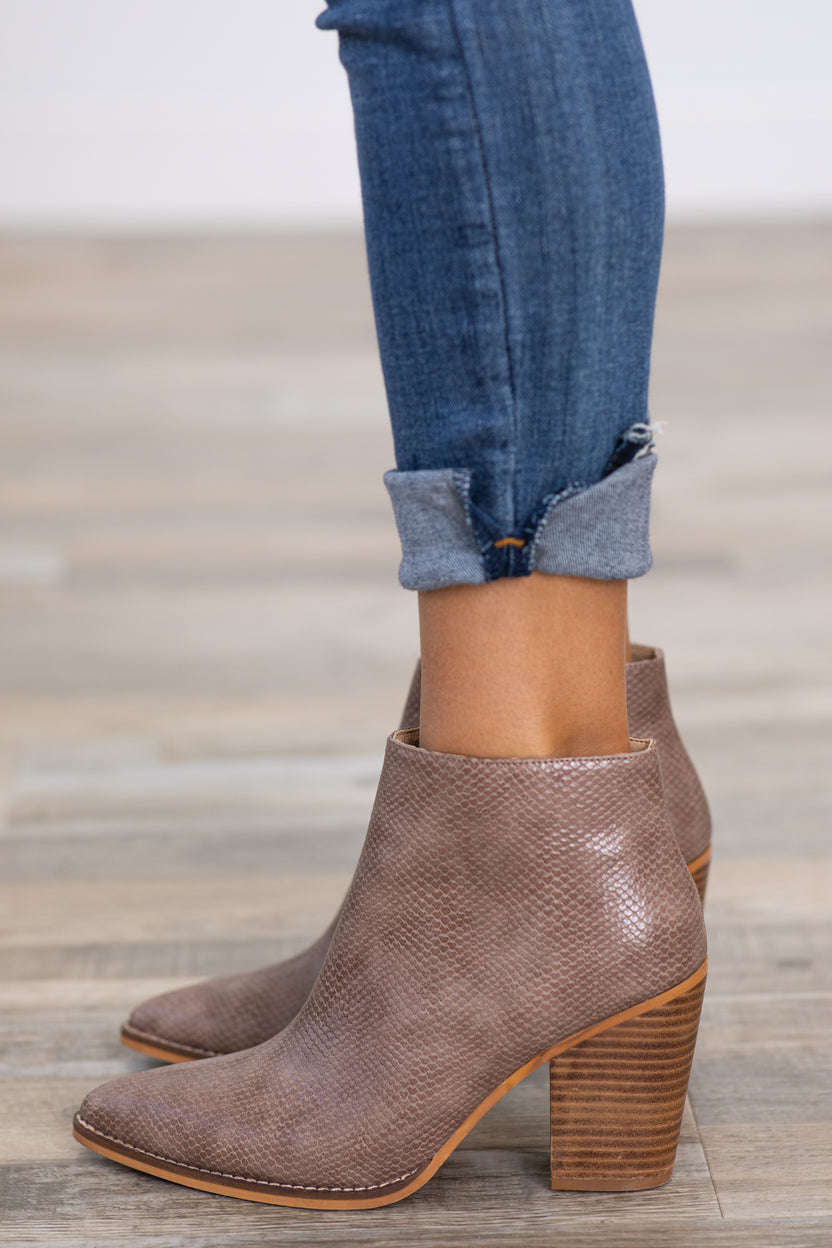 Women's Shoes, Sandals, Boots & Wedges | Filly Flair · Filly Flair